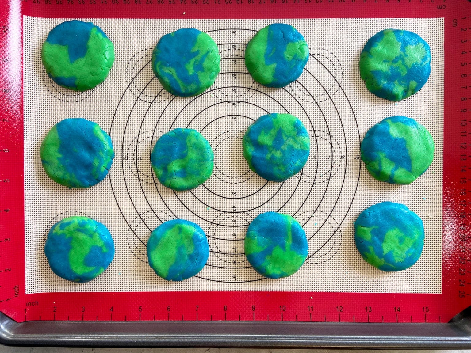 Fun and Easy Earth Cookies for Earth Day - Raising Veggie Lovers