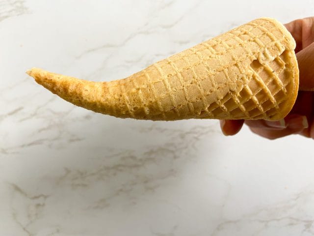 Easy Ice Cream Cone Cornucopias: A Fun Thanksgiving Treat for Kids ...