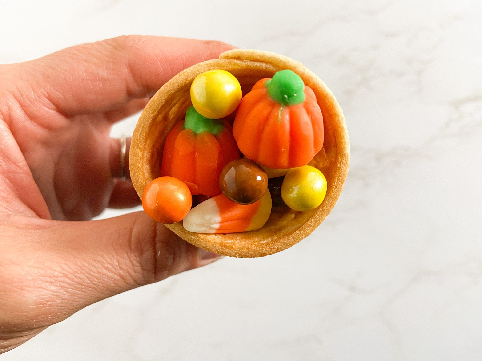 Easy Ice Cream Cone Cornucopias: A Fun Thanksgiving Treat for Kids ...