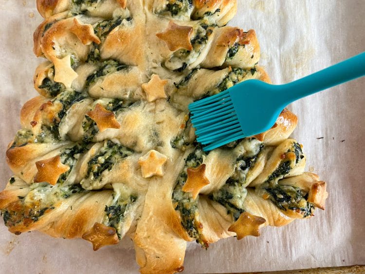Spinach & Cheese Pull Apart Christmas Tree Bread - Raising Veggie Lovers